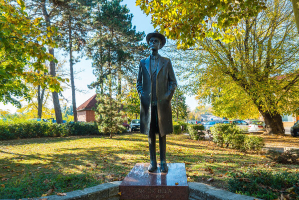 Imre Varga's sculptures - Siofok